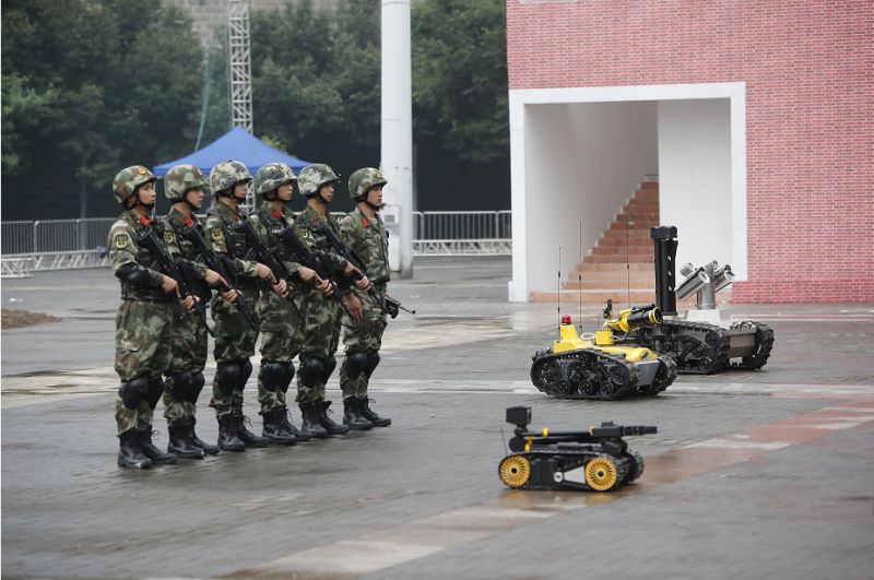 军博会·现场｜无人机、无人车联袂出击，打了一场高科技巷战_无人汽车_行业资讯_资讯_无人系统网_专业性的无人系统网络平台